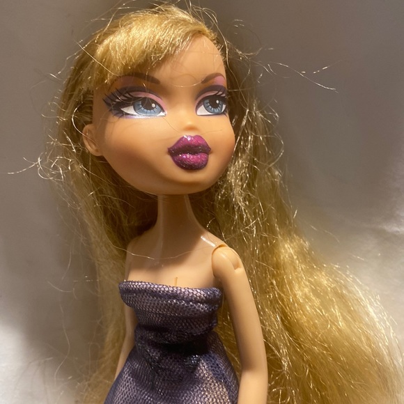MGA | Toys | Bratz Girls Nite Out Cloe Original Outfits Mga ...
